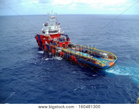 Supply Boat Transfer Image & Photo (Free Trial) | Bigstock