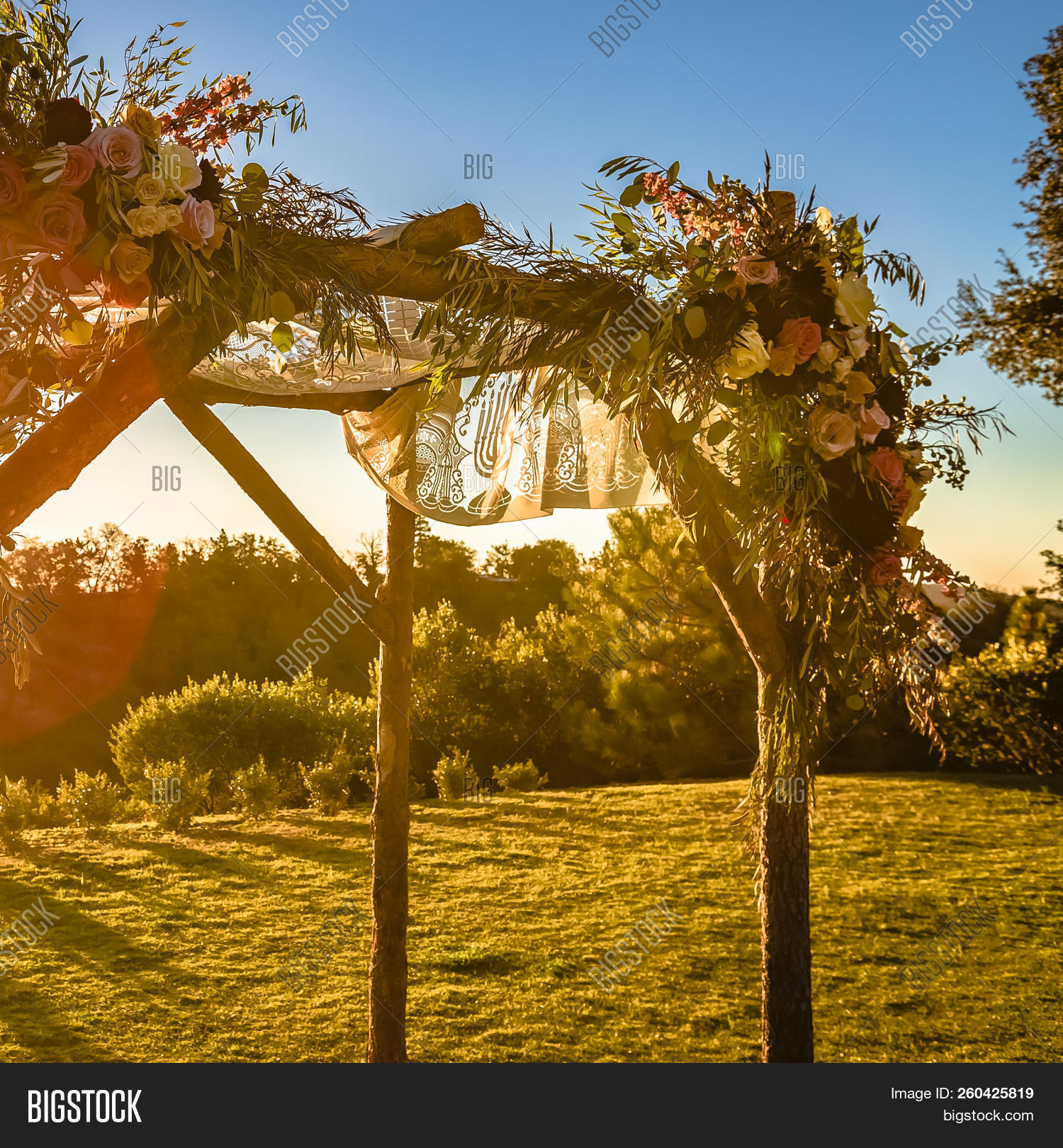 Close Wooden Chuppah Image & Photo (Free Trial) | Bigstock