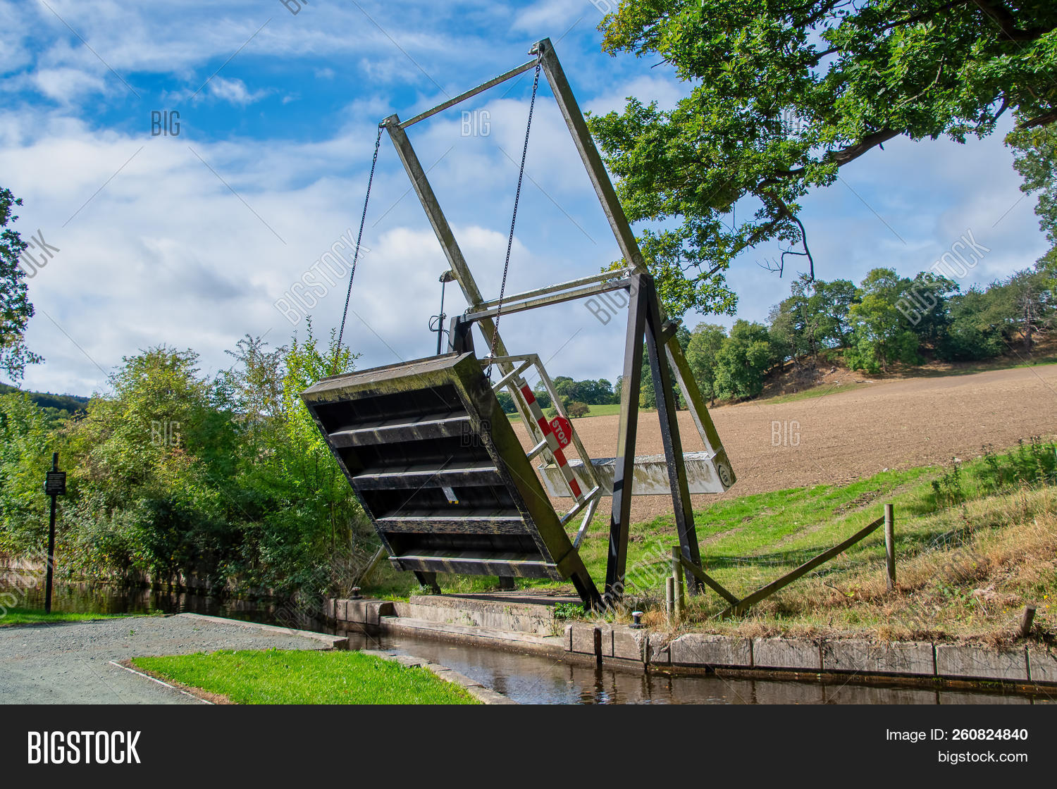 Old Style Drawbridge Image & Photo (Free Trial) | Bigstock