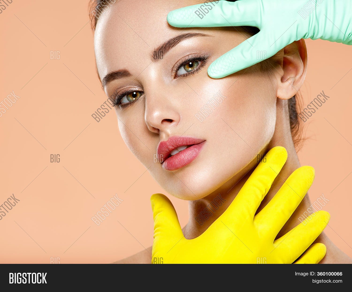 Portrait billede og foto (gratis prøveperiode) | Bigstock