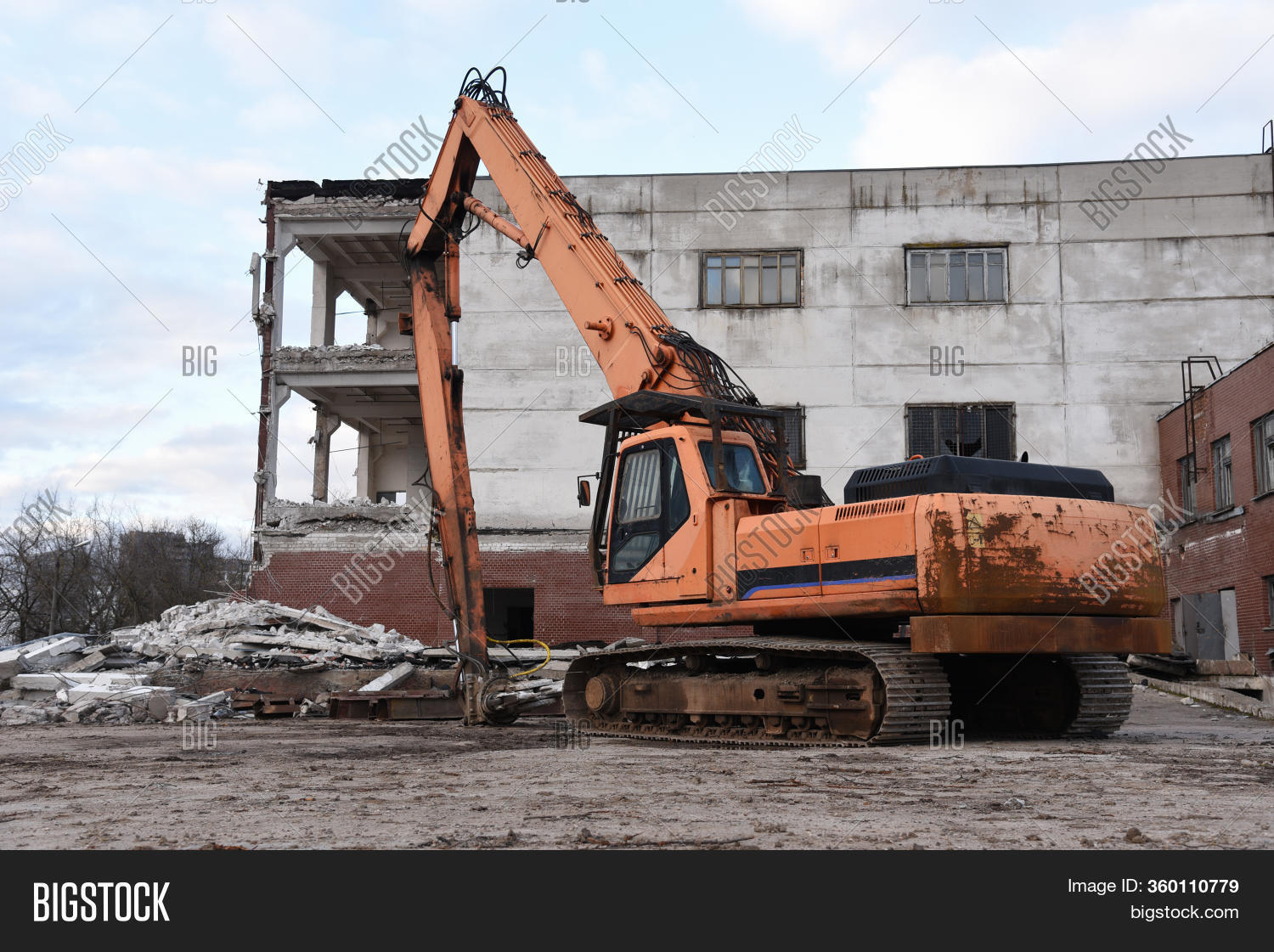 High Reach Excavator Image & Photo (Free Trial) | Bigstock