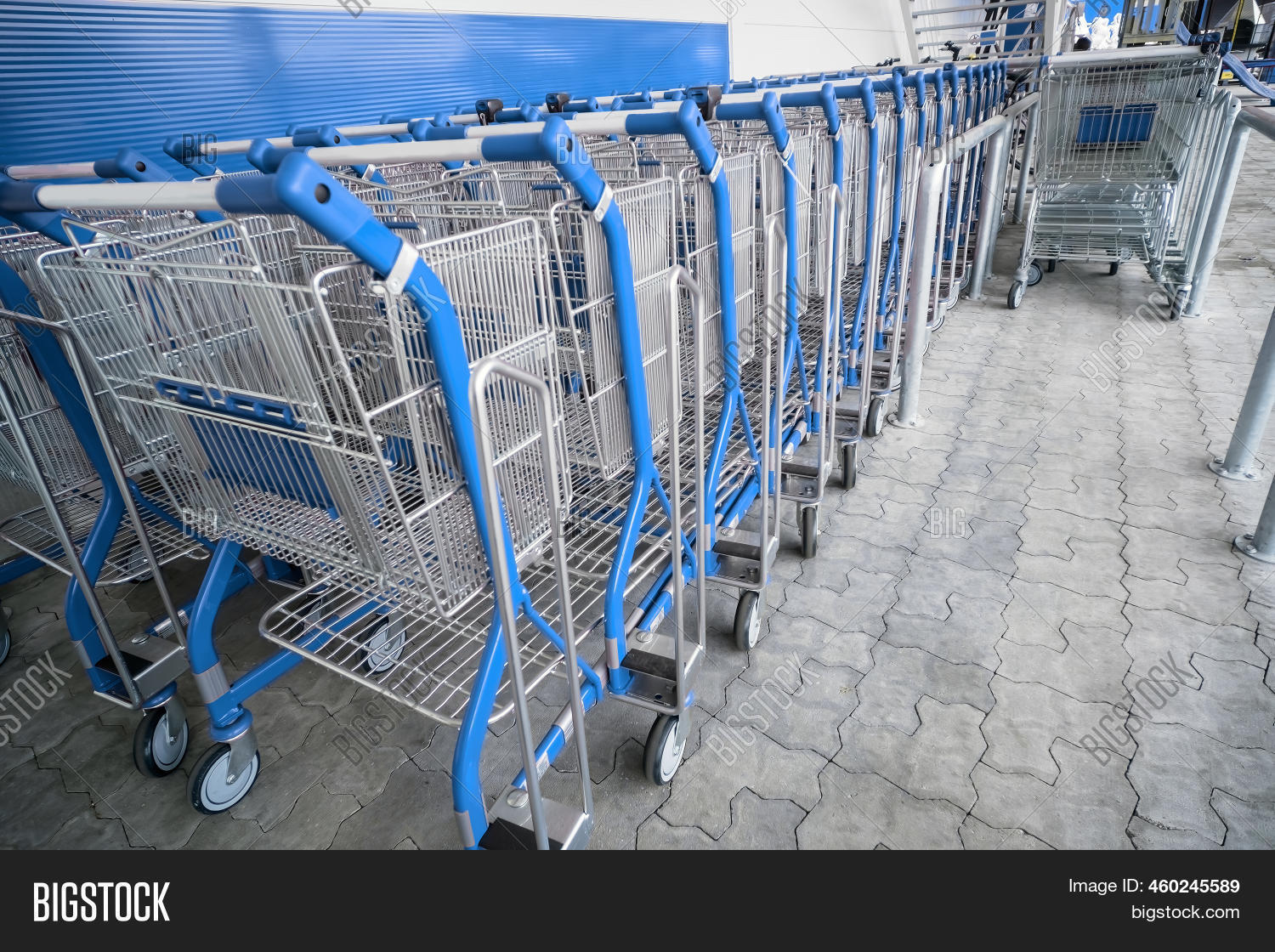 Lots Empty Carts Image & Photo (Free Trial) | Bigstock