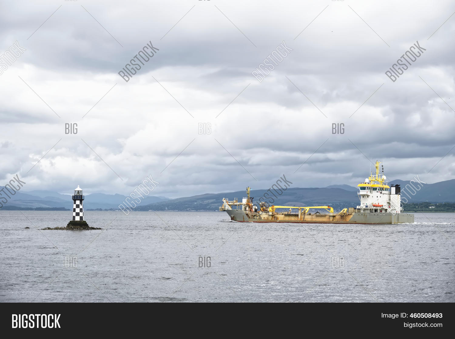 Tugboat Transporting Image & Photo (Free Trial) | Bigstock