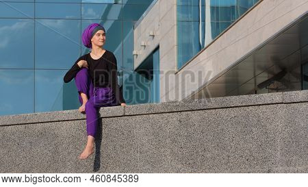Calm Young Muslim Girl Image & Photo (Free Trial) | Bigstock