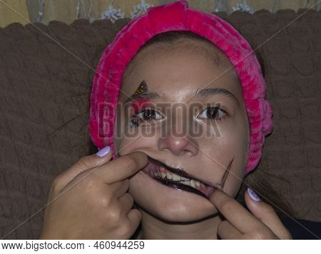 Portrait Cute Girl Image & Photo (Free Trial) | Bigstock