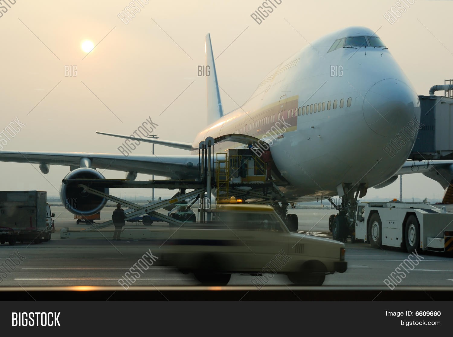 Loading Cargo Airplane Image & Photo (Free Trial) | Bigstock