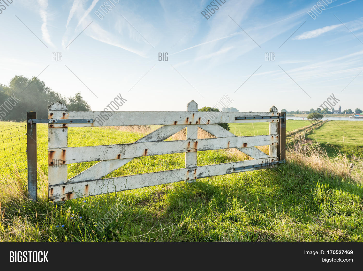 Old White Painted Image & Photo (Free Trial) | Bigstock