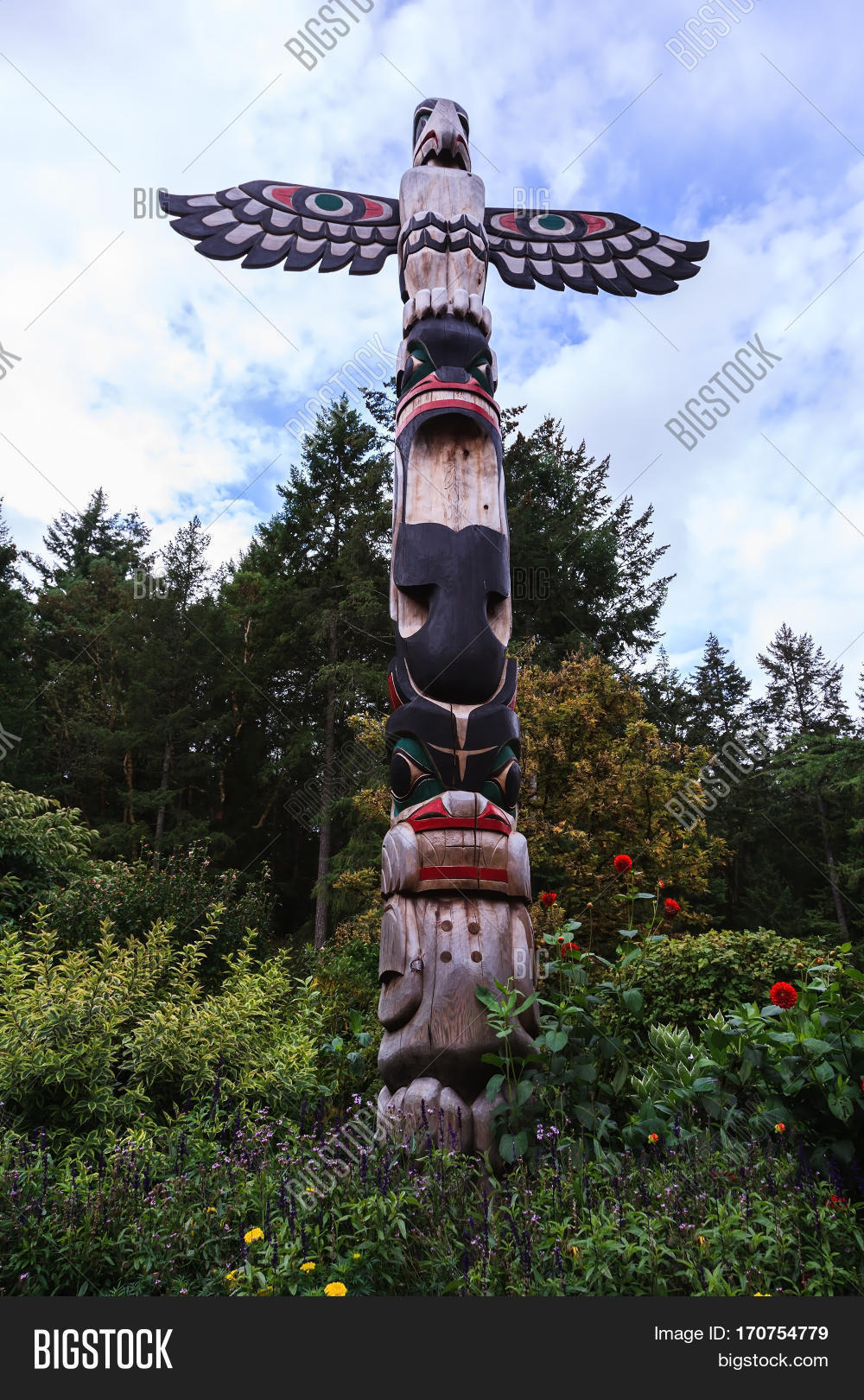 Huge Indian Totemic Image & Photo (Free Trial) | Bigstock