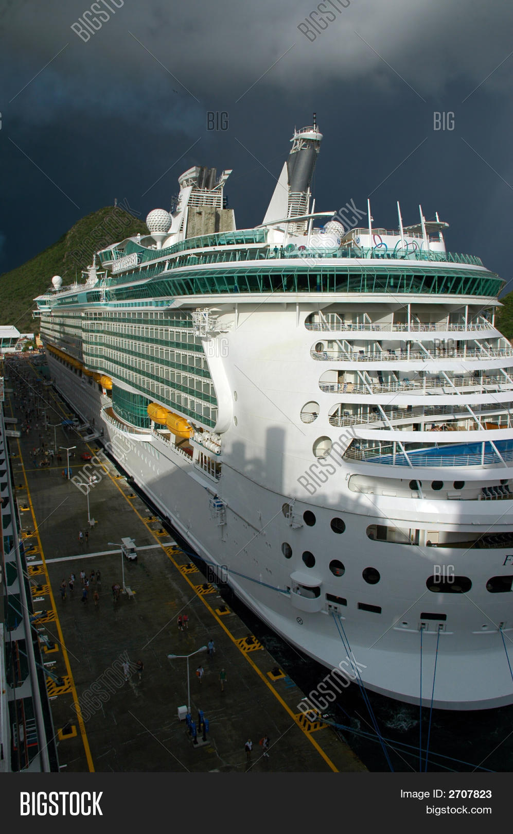 Modern Cruise Ship Image & Photo (Free Trial) | Bigstock