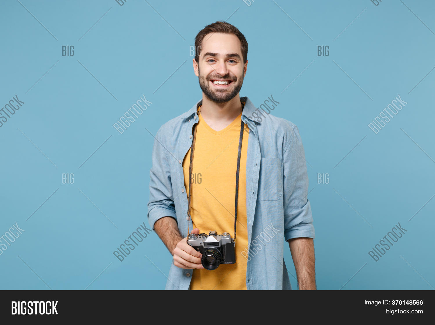 Traveler Tourist Man Image & Photo (Free Trial) | Bigstock