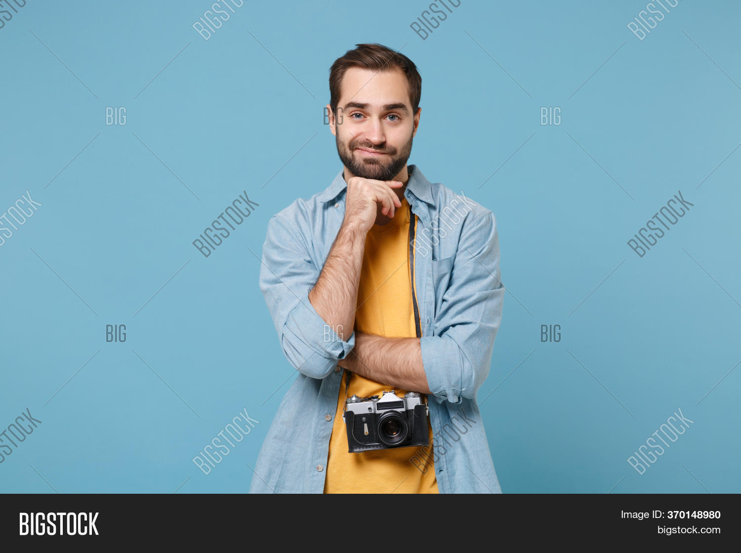 Traveler Tourist Man Image & Photo (Free Trial) | Bigstock
