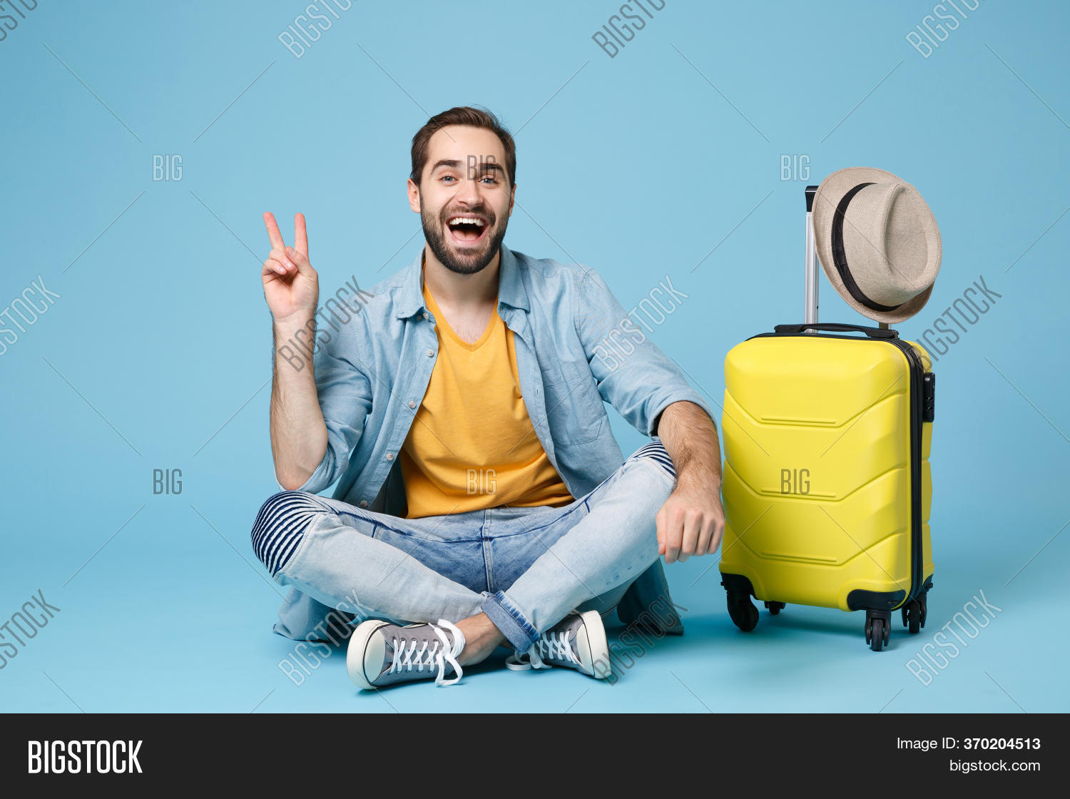 Funny Traveler Tourist Image & Photo (Free Trial) | Bigstock
