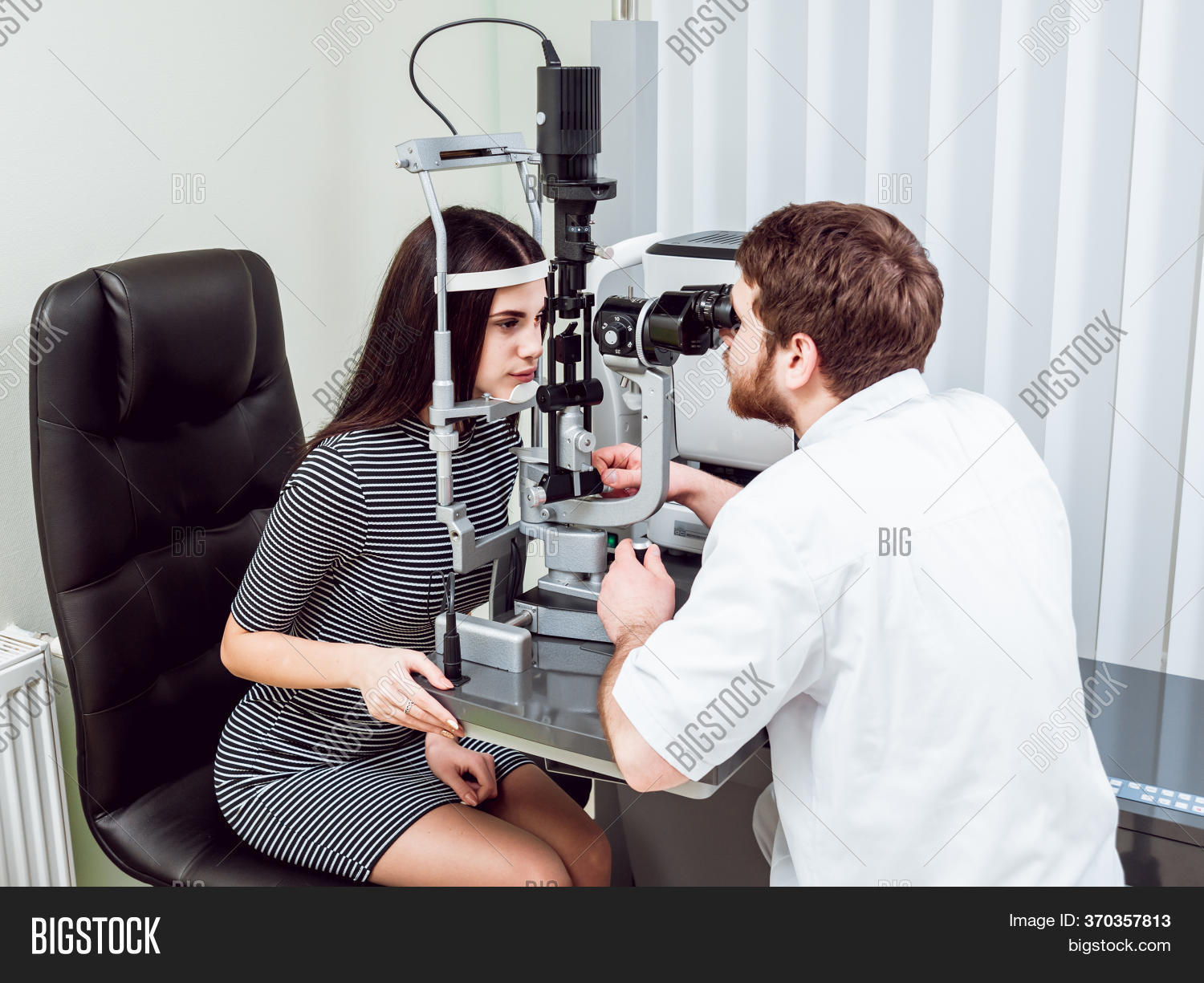 Slit Lamp Examination Image & Photo (Free Trial) | Bigstock