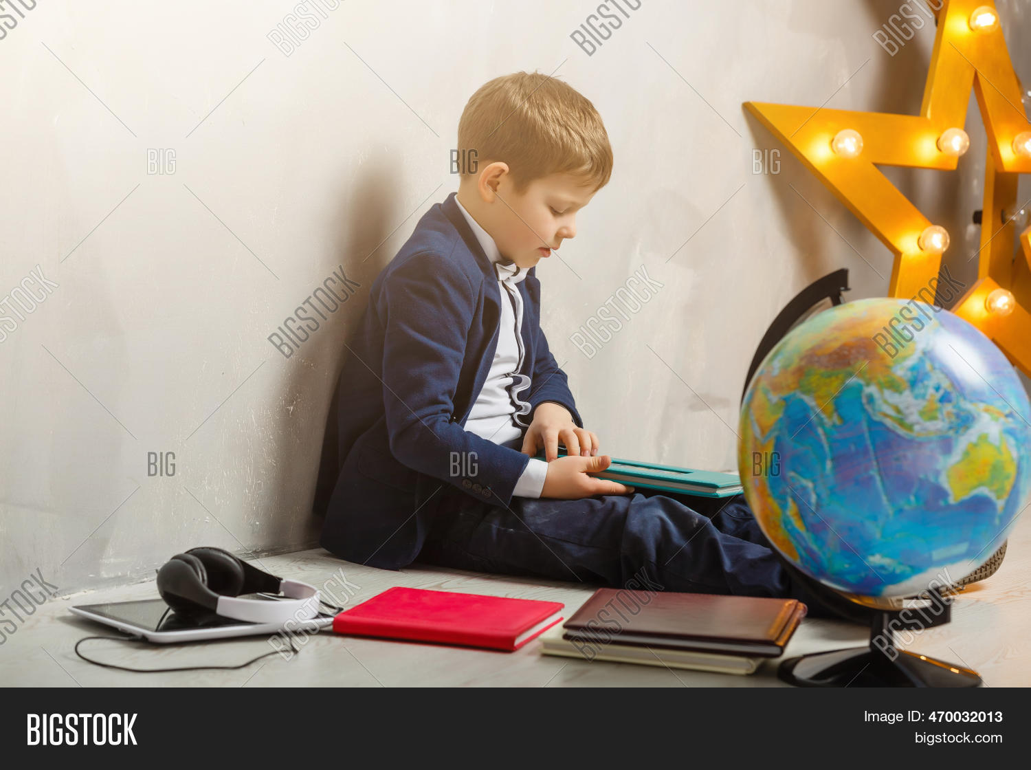 Happy Curious Kid Image & Photo (Free Trial) | Bigstock