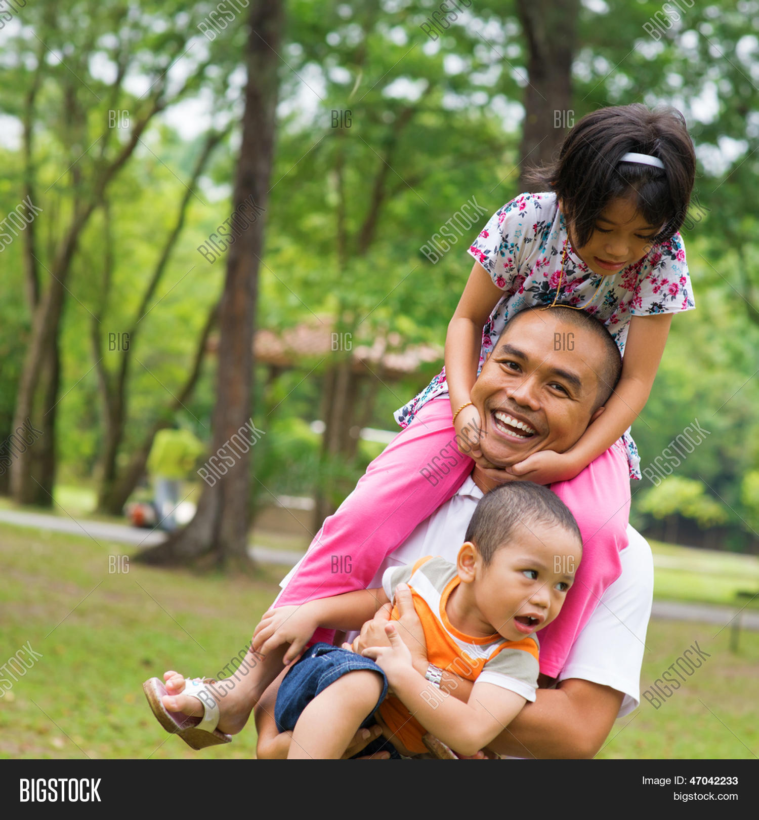 Southeast Asian Family Image & Photo (Free Trial) | Bigstock
