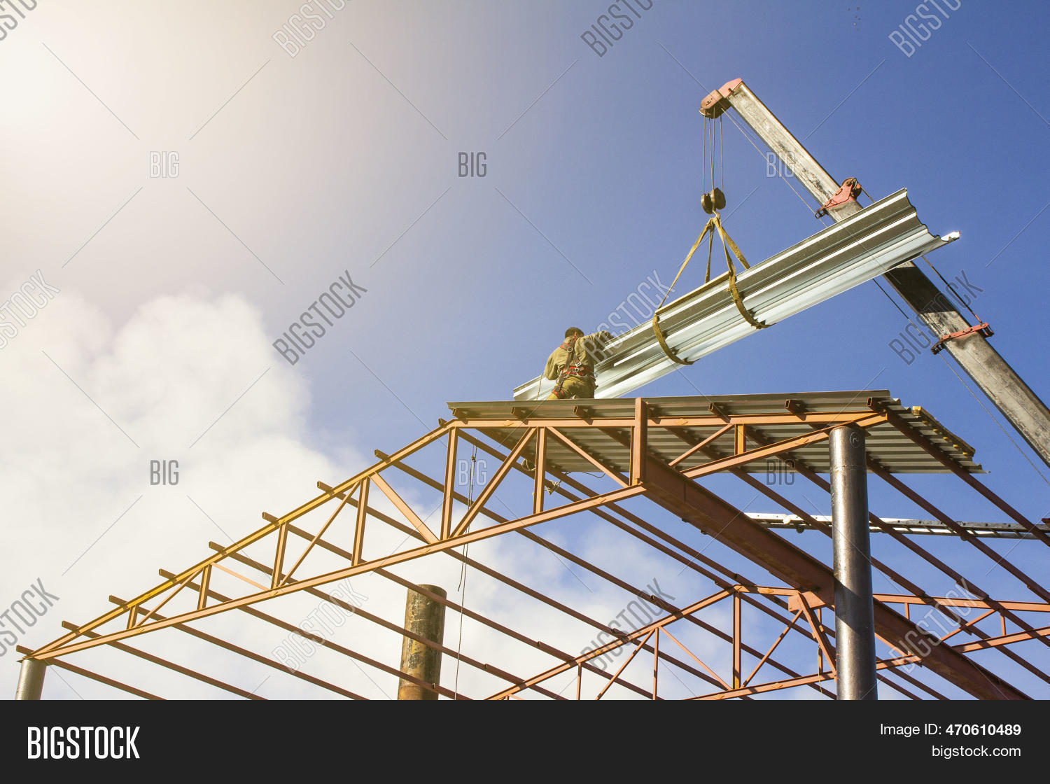 Mobile Crane Lifting Image & Photo (Free Trial) | Bigstock