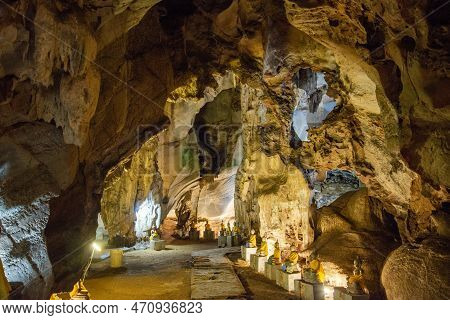 Wat Khao Tham Ma Rong Image & Photo (Free Trial) | Bigstock