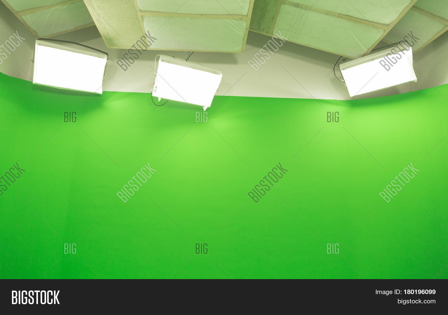 Green Screen Chroma Image & Photo (Free Trial) | Bigstock