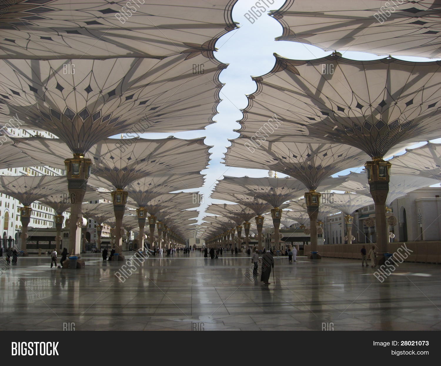 Madinah Umbrella Image & Photo (Free Trial) | Bigstock