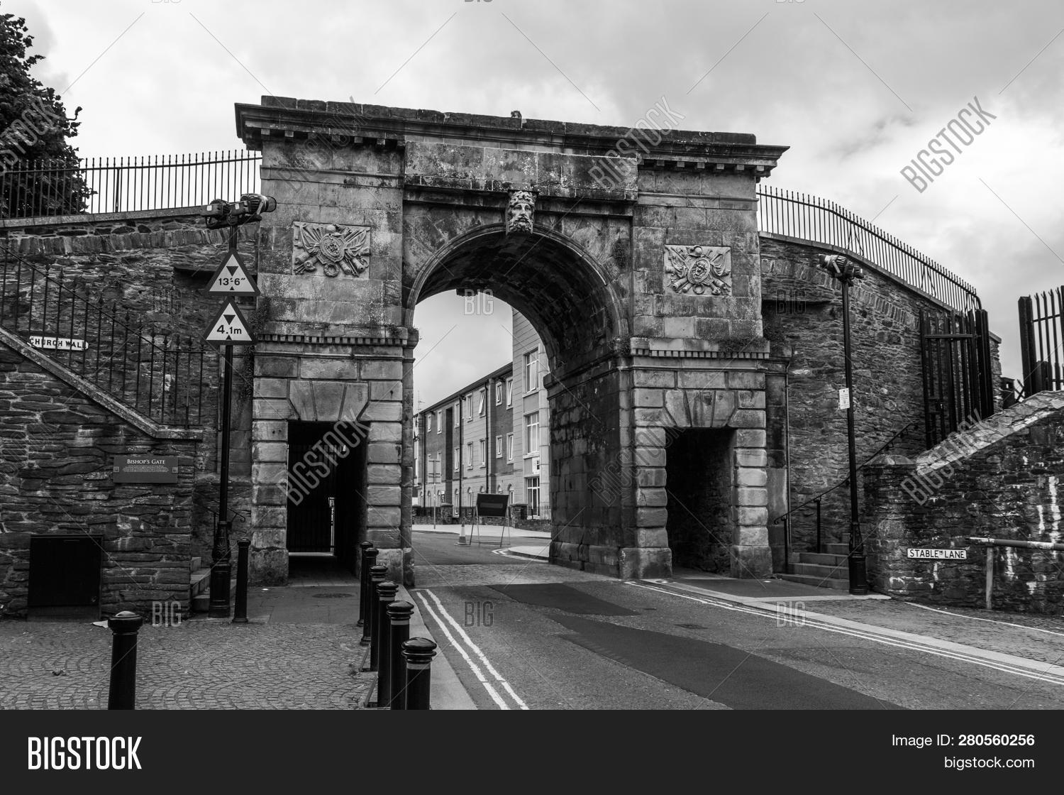 Old Building Belfast Image & Photo (Free Trial) | Bigstock
