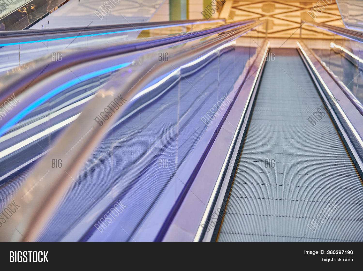 Moving Walkway Image & Photo (Free Trial) | Bigstock