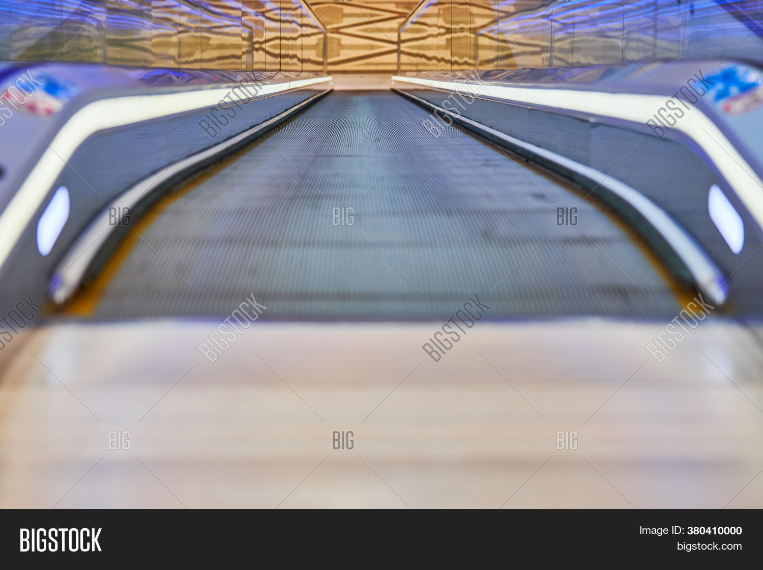 Moving Walkway Image & Photo (Free Trial) | Bigstock