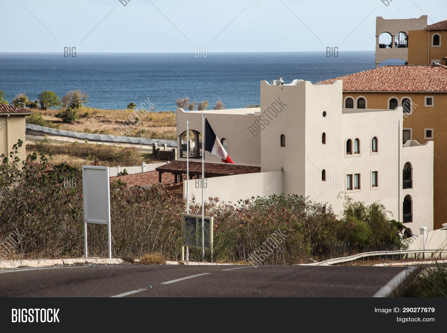 SINT MAARTEN - JULY 30 Image & Photo (Free Trial) | Bigstock