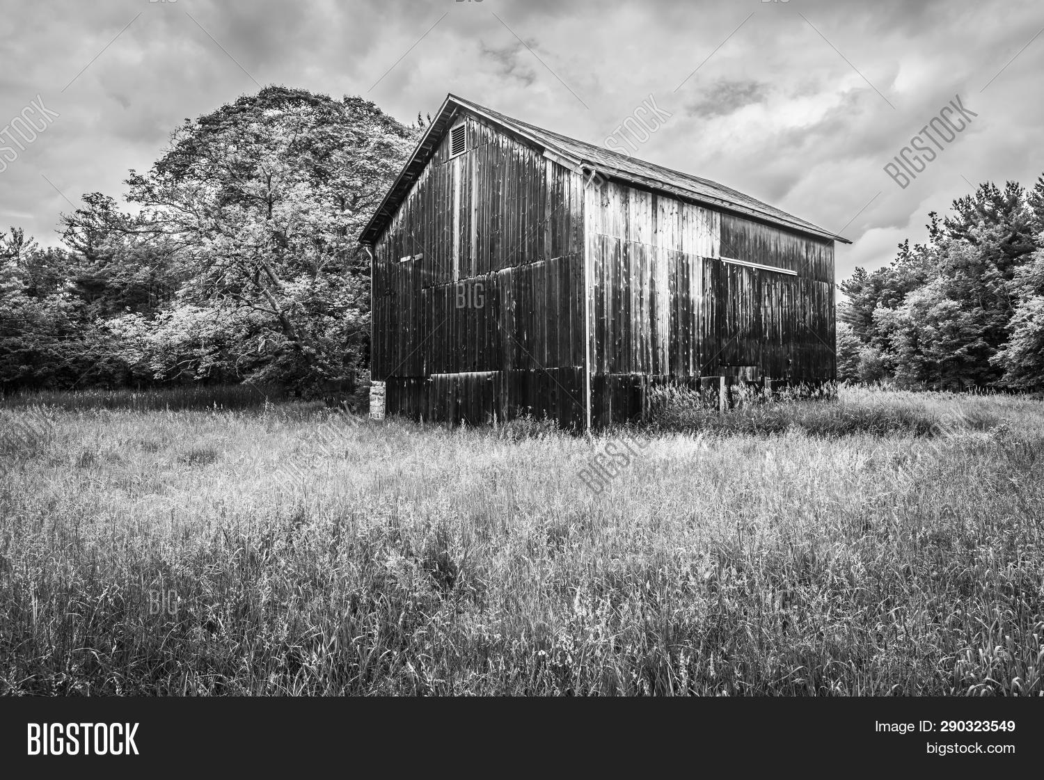 Old Barn Along Valley Image & Photo (Free Trial) | Bigstock