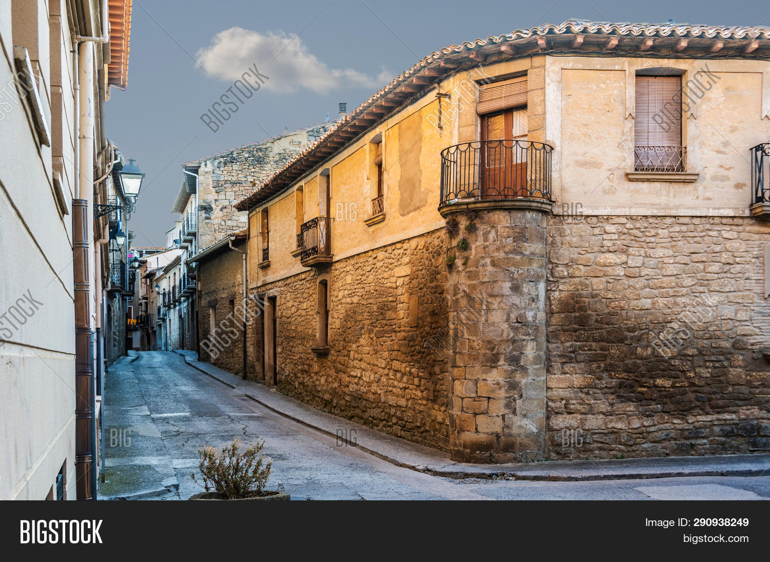 Traditional Street Image & Photo (Free Trial) | Bigstock