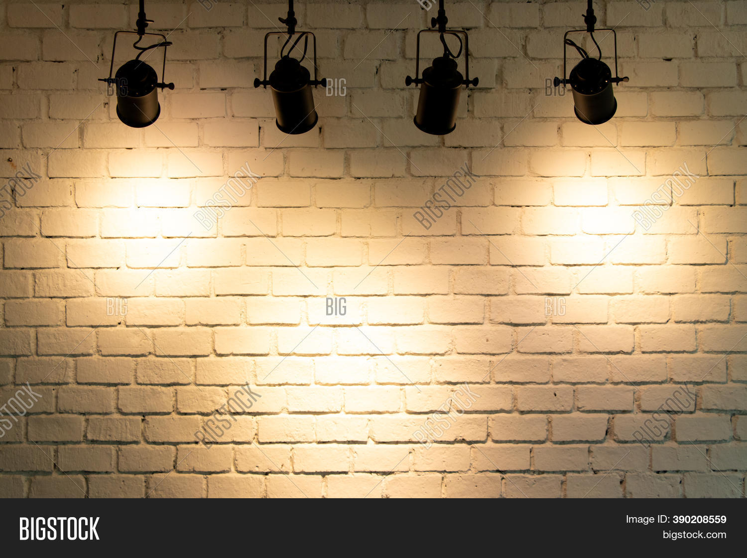 Hanging Spotlight Image & Photo (Free Trial) | Bigstock