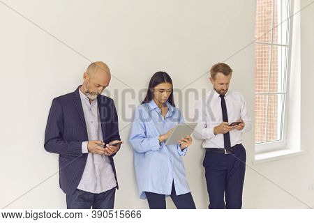 People Lining Office Image & Photo (Free Trial) | Bigstock