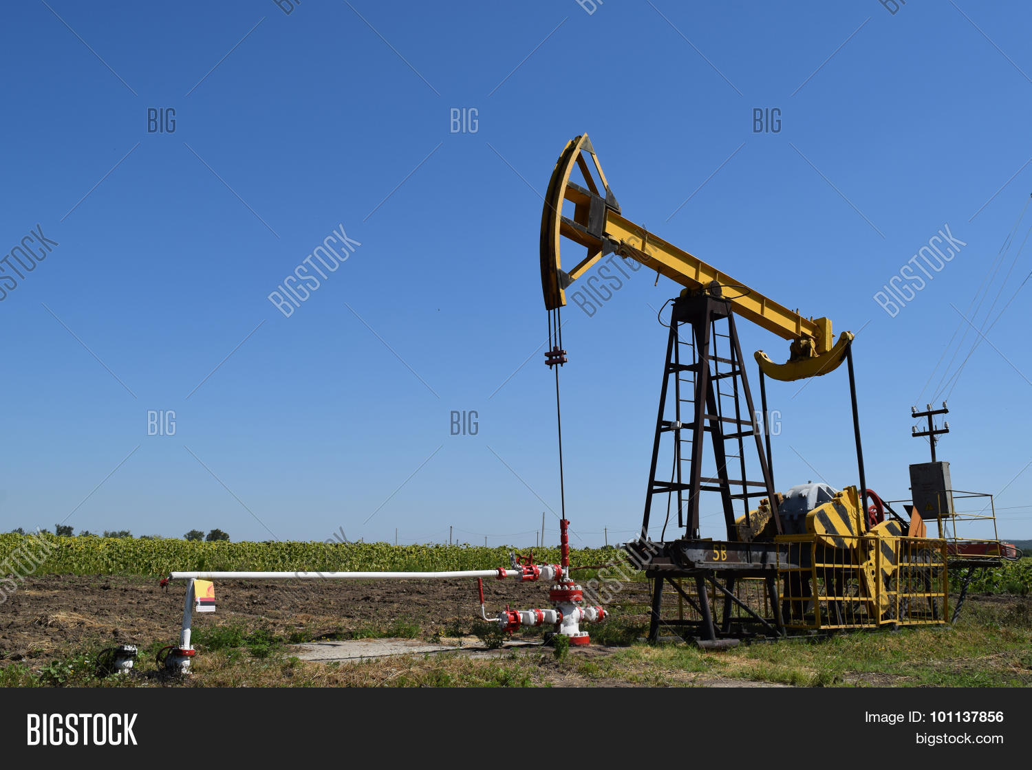 Pumping Unit Oil Pump Image & Photo (Free Trial) | Bigstock