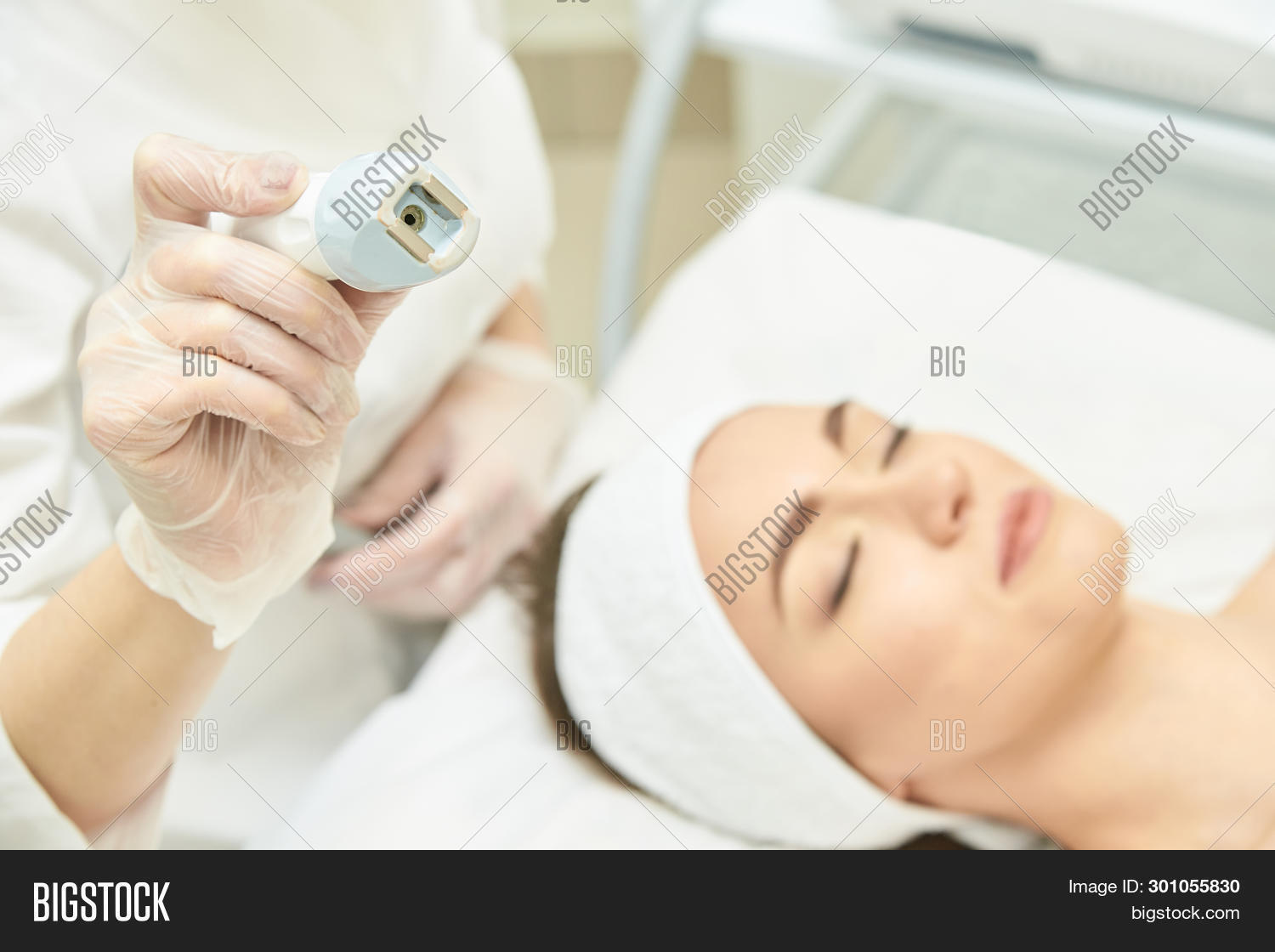 Vacuum Face Image & Photo (Free Trial) | Bigstock