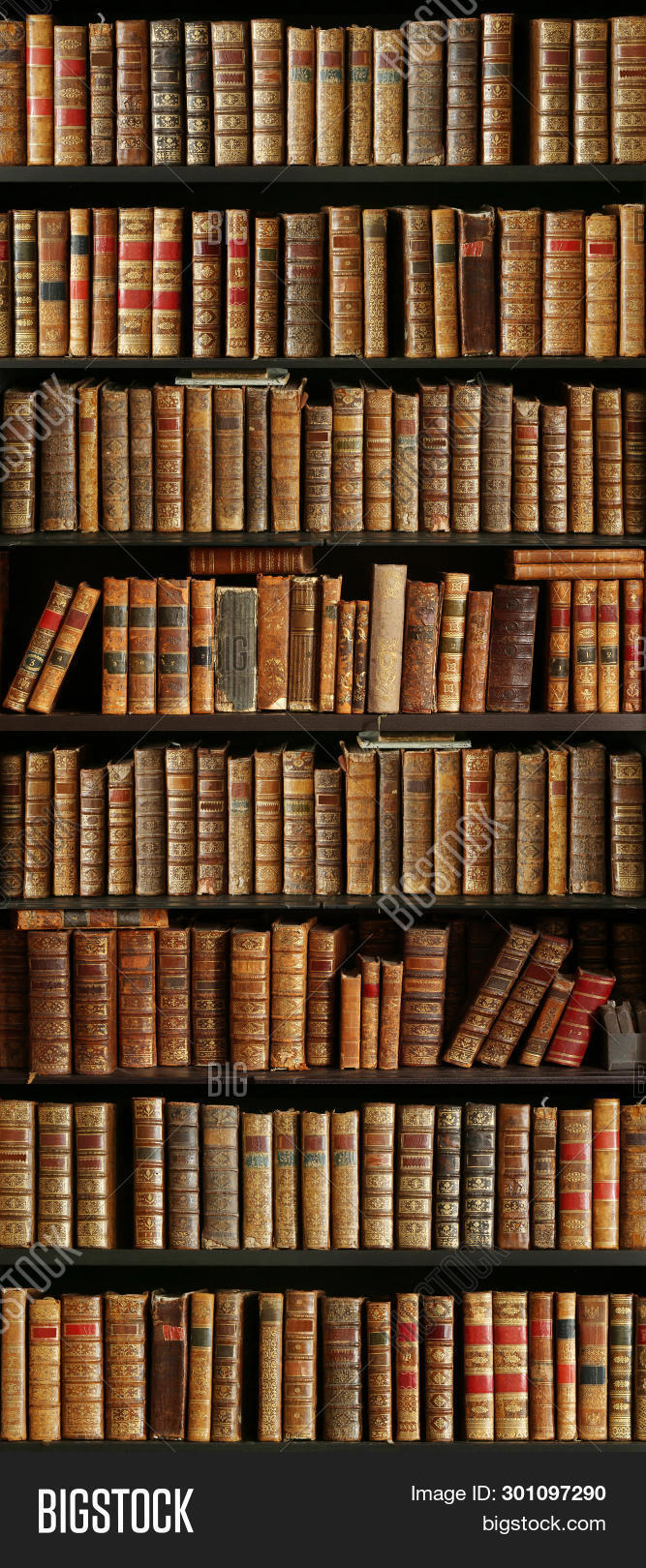 Imagen y foto Old Books On Wooden (prueba gratis) | Bigstock