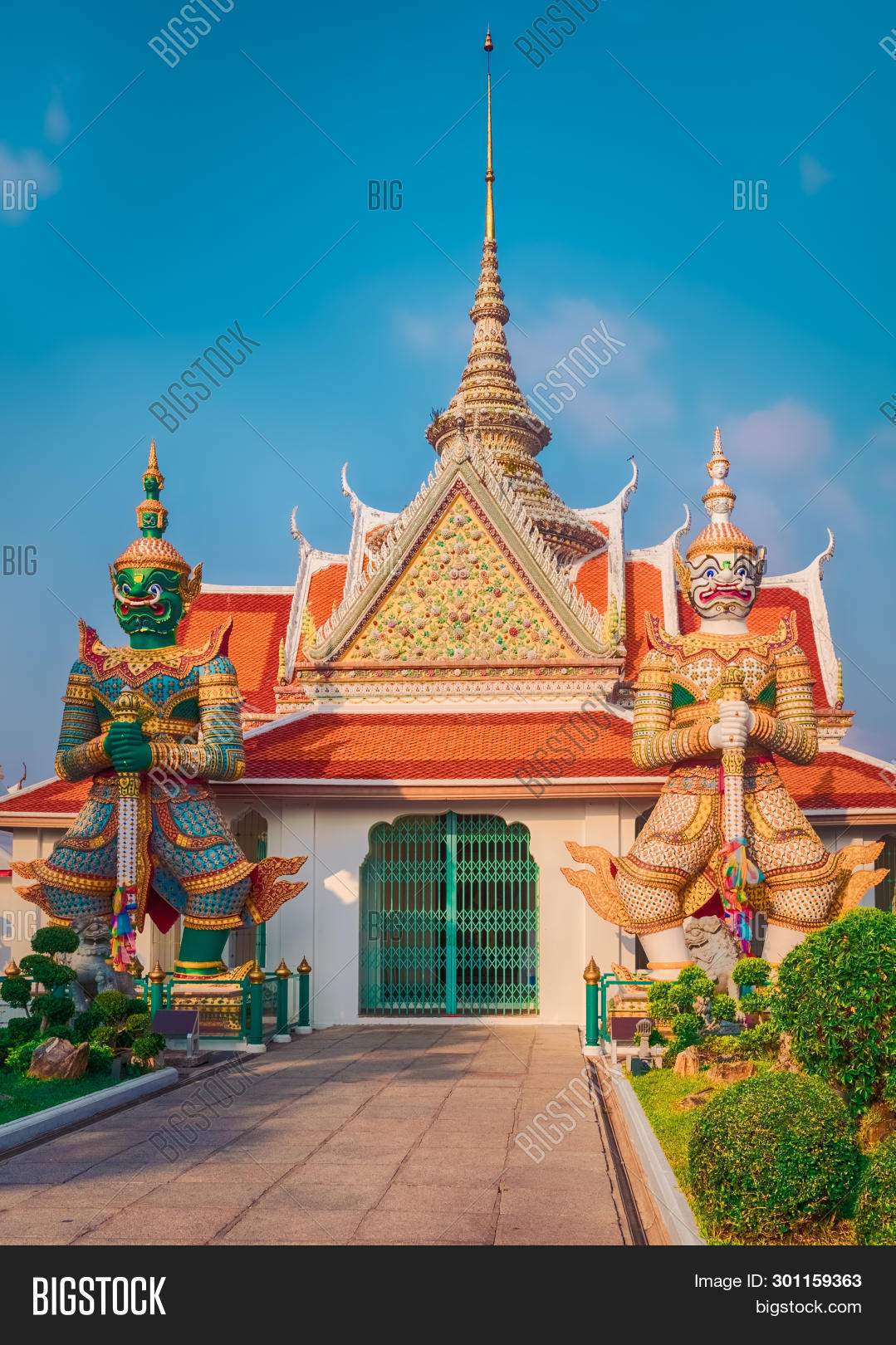 Front Entrance Image & Photo (Free Trial) | Bigstock