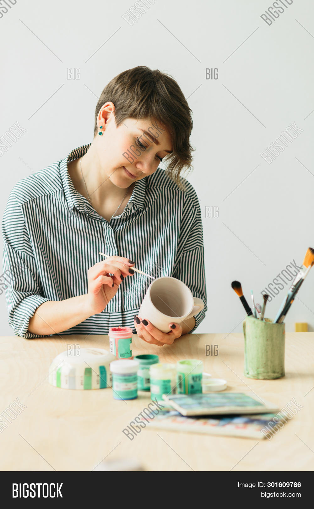 Pottery Girl In Skyrizi Commercial at Amber Toney blog