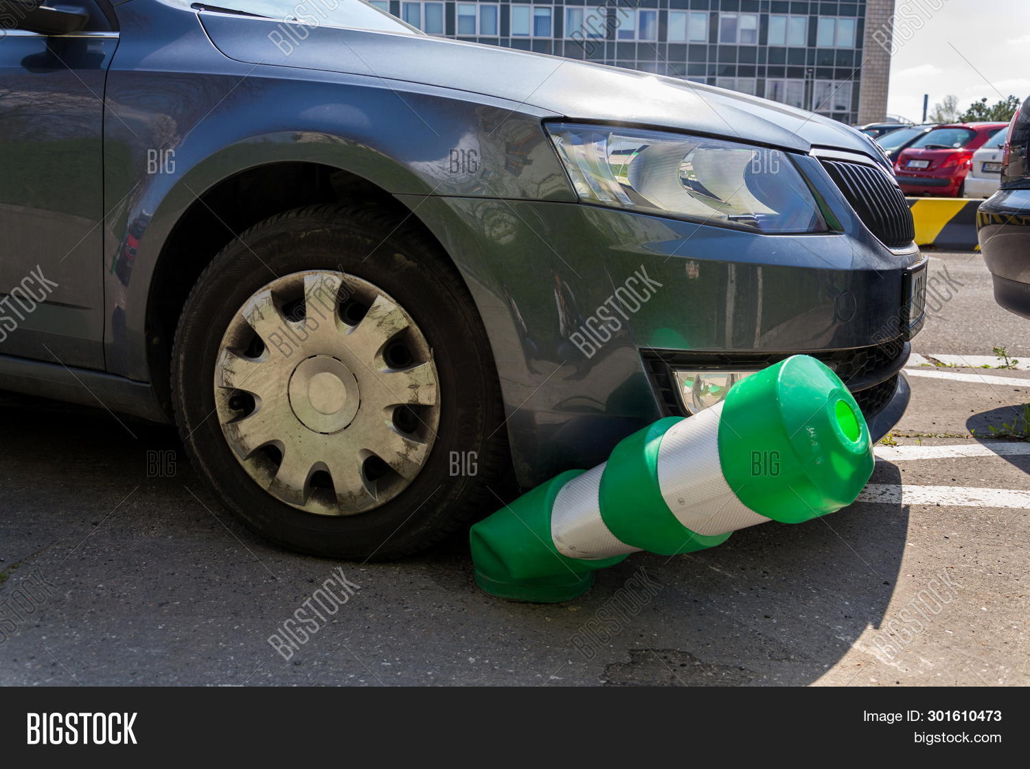Car Bending White Image & Photo (Free Trial) | Bigstock
