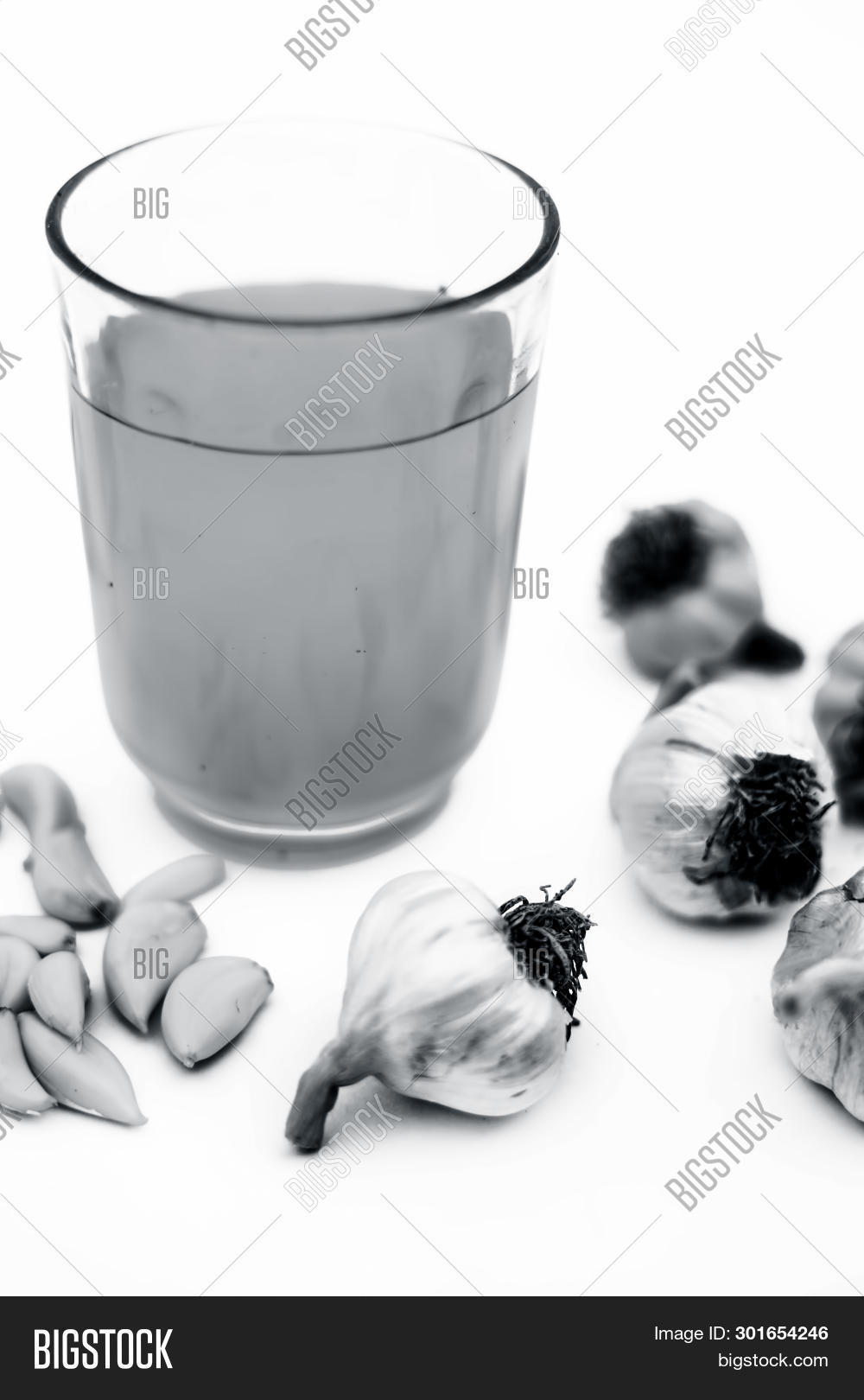 Fresh Organic Garlic Image & Photo (Free Trial) | Bigstock