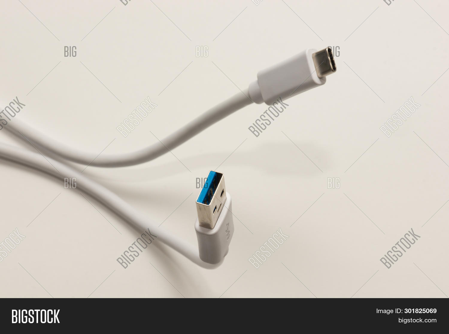 Ends Usb 3.0 Usb C Image & Photo (Free Trial) | Bigstock