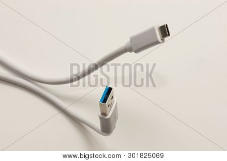 Ends Usb 3.0 Usb C Image & Photo (Free Trial) | Bigstock