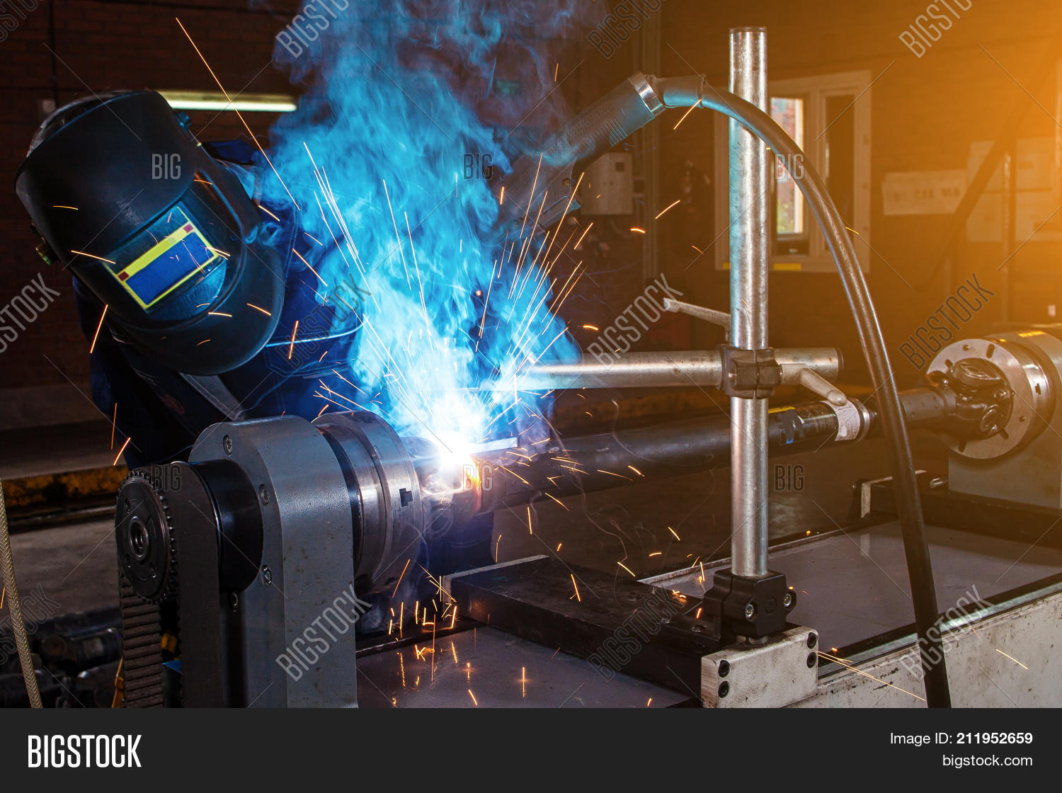 Mechanic Welding Metal Image & Photo (Free Trial) | Bigstock