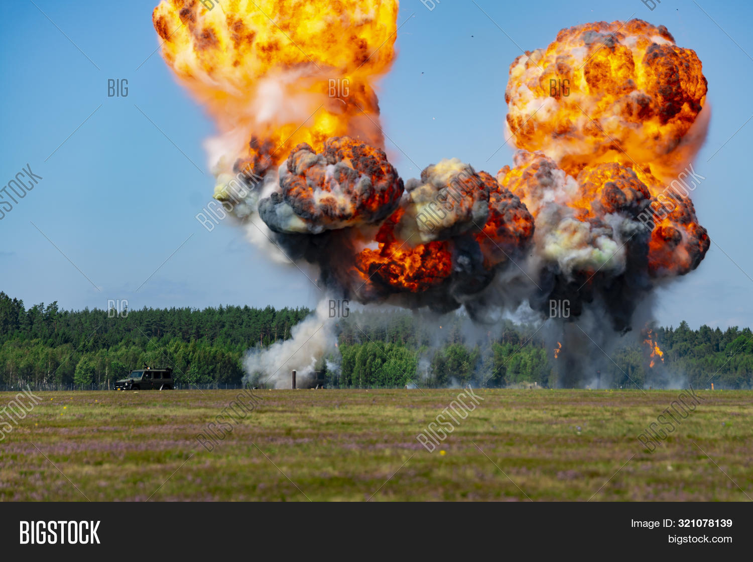 Giant Outdoors Image & Photo (Free Trial) | Bigstock