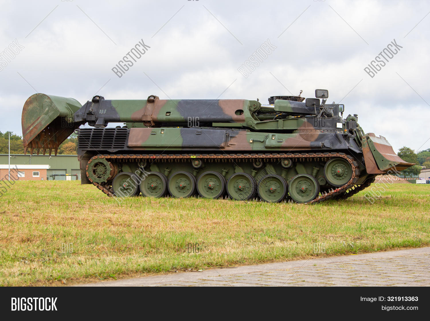 Military Armored Tank Image & Photo (Free Trial) | Bigstock