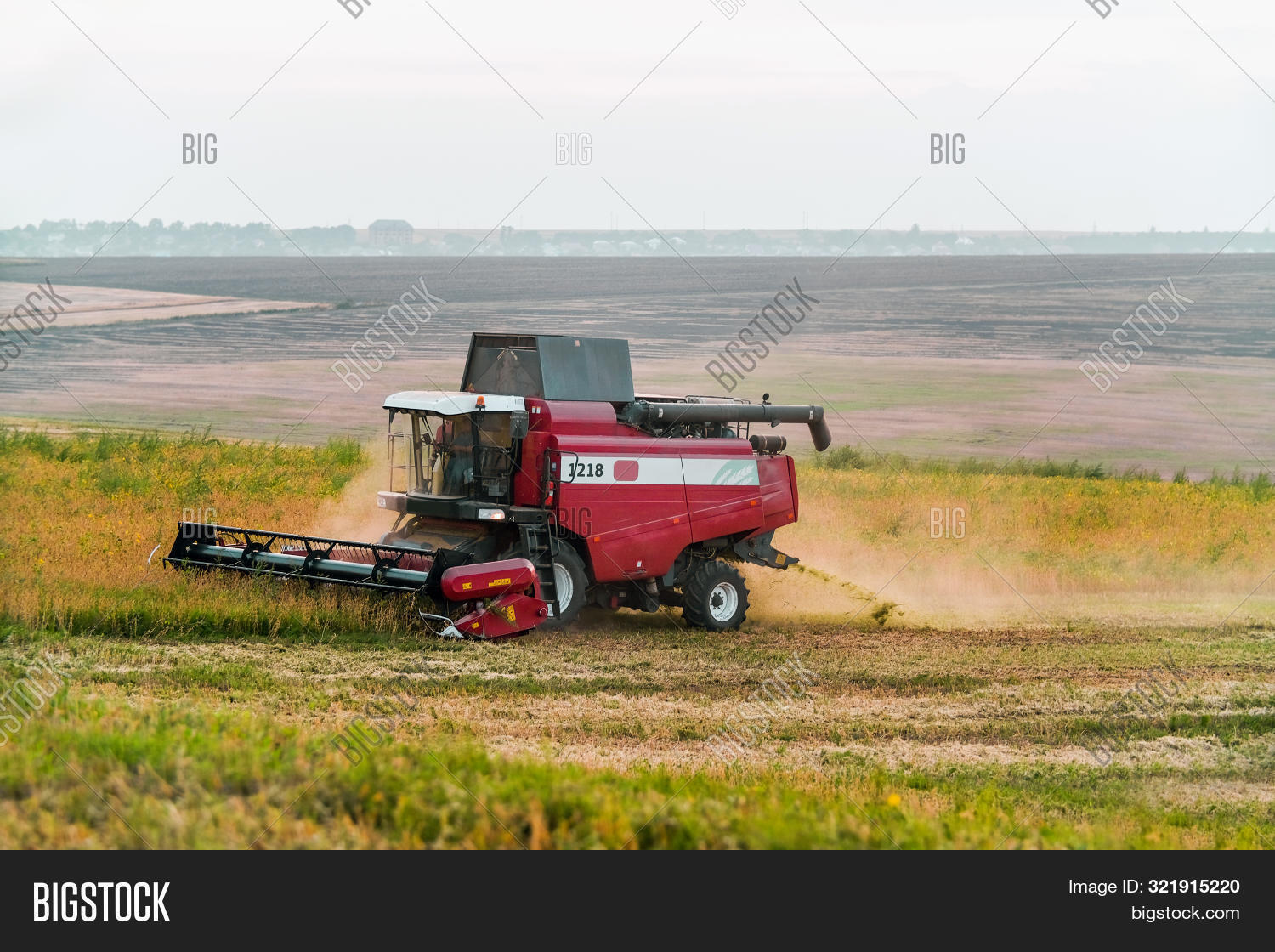 Harvester Combine Image & Photo (Free Trial) | Bigstock