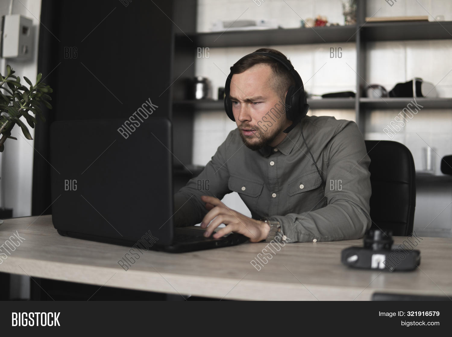 Confused Angry Image & Photo (Free Trial) | Bigstock