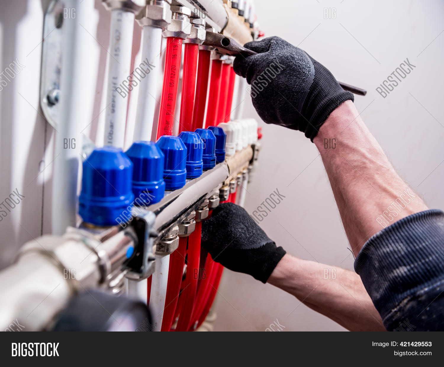 Pipefitter Install Image & Photo (Free Trial) | Bigstock