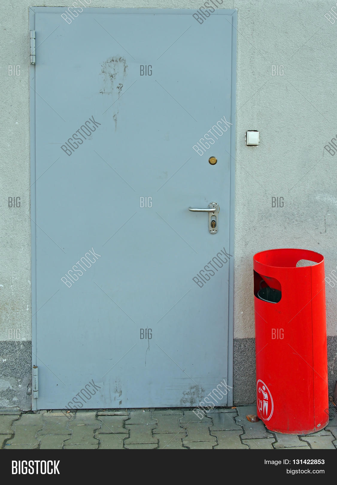 Red Garbage Can Front Image & Photo (Free Trial) | Bigstock