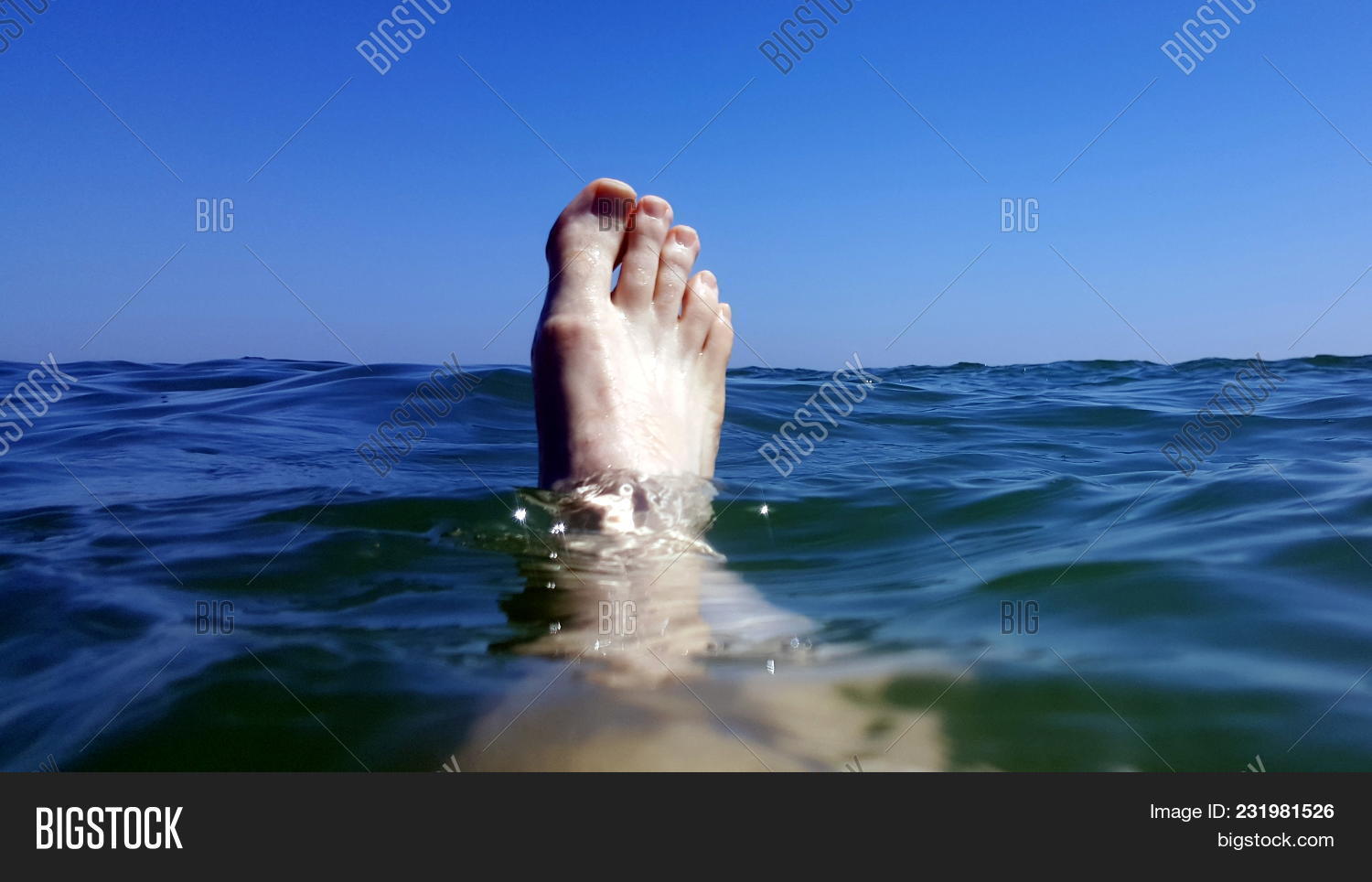 Bare Naked Right Foot Image & Photo (Free Trial) | Bigstock
