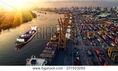 Logistics Images, Illustrations, Vectors - Logistics Stock Photos ...