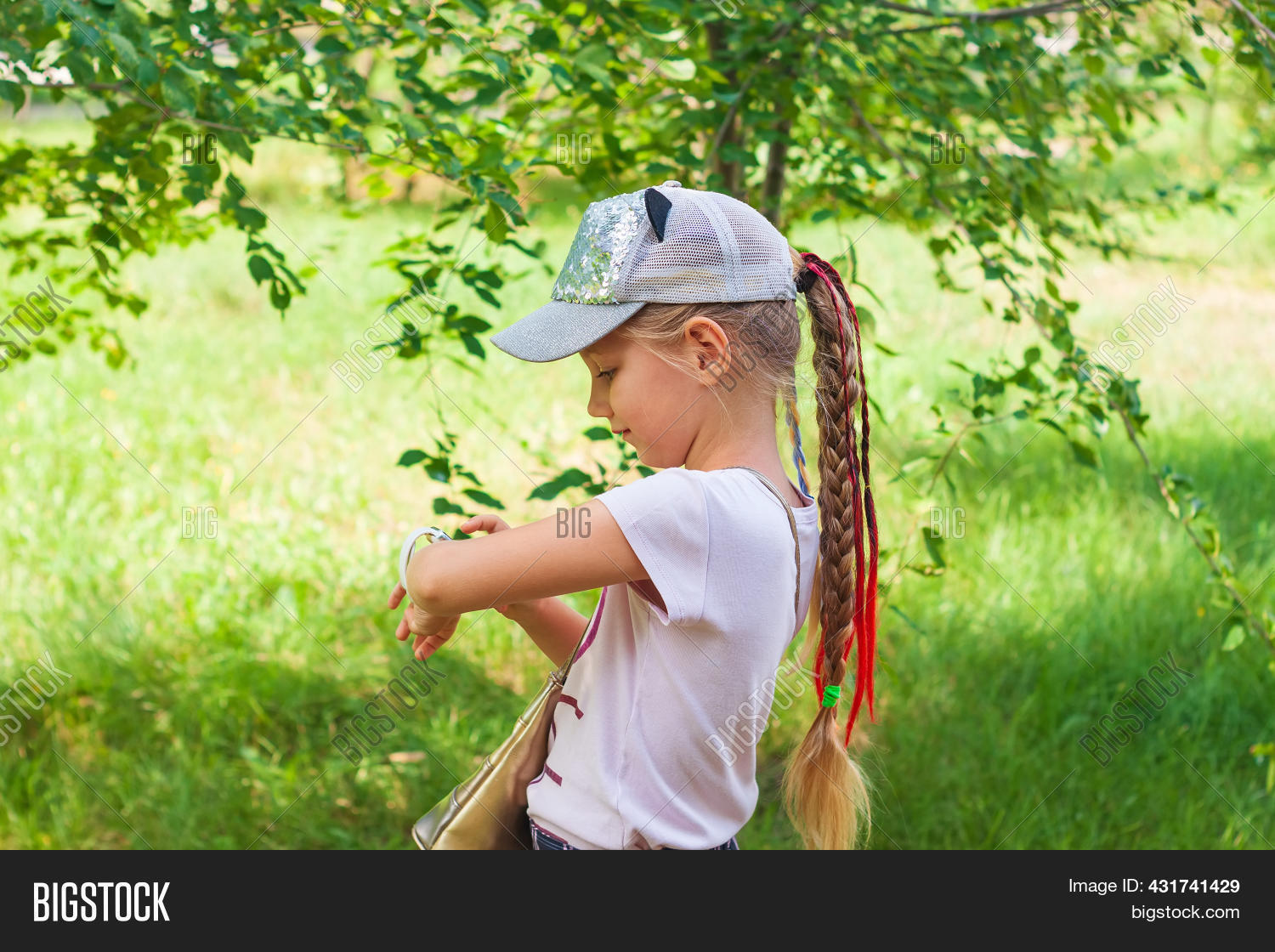 Kid Using Smartwatch Image & Photo (Free Trial) | Bigstock